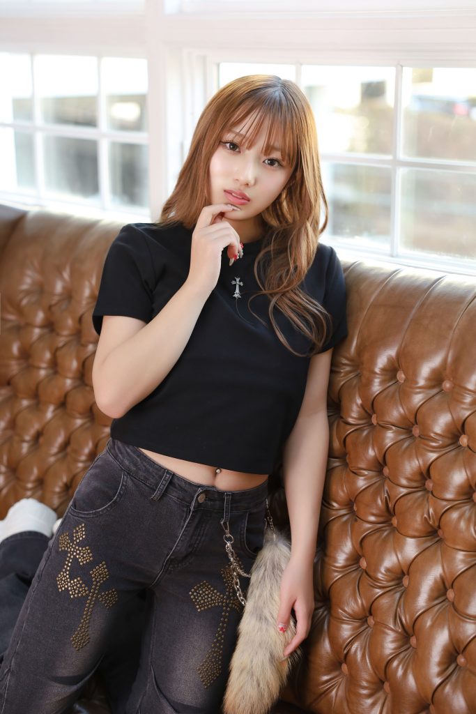 Z世代の代表【希空】が人生初のアパレルブランドのモデルに！ テーマは令和ガーリーVS平成ギャル！ SPINNS(スピンズ)の春のメインビジュアルに登場。 | SPINNS